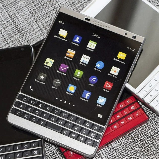 Blackberry Passport Q30 (2nd gen Silver) Original – Chinar Cart